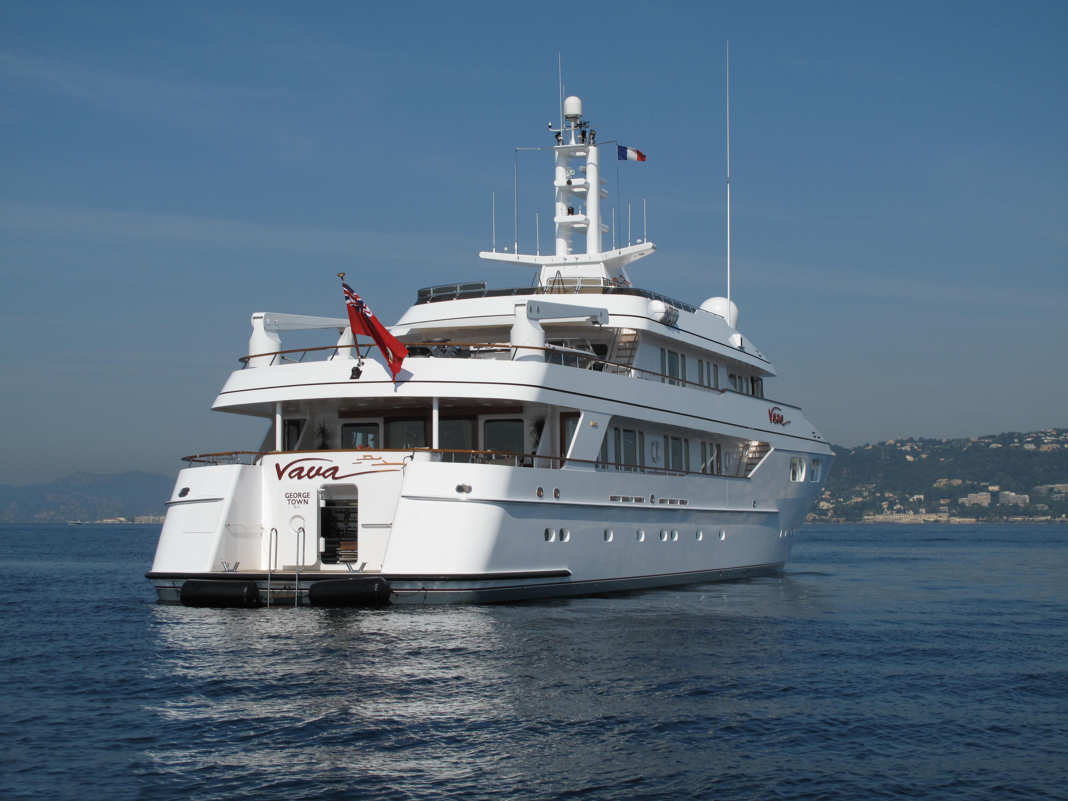 Yacht VAVA, Feadship | CHARTERWORLD Luxury Superyacht Charters